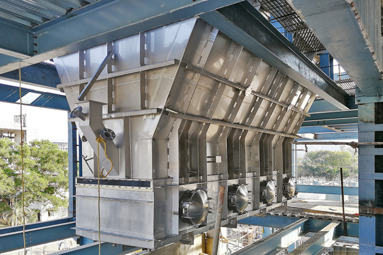 Fluid Bed Technology for Particle Design out of Liquids and Solids