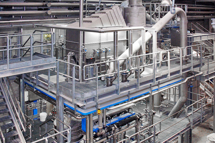 Fluid Bed Technology for Particle Design out of Liquids and Solids